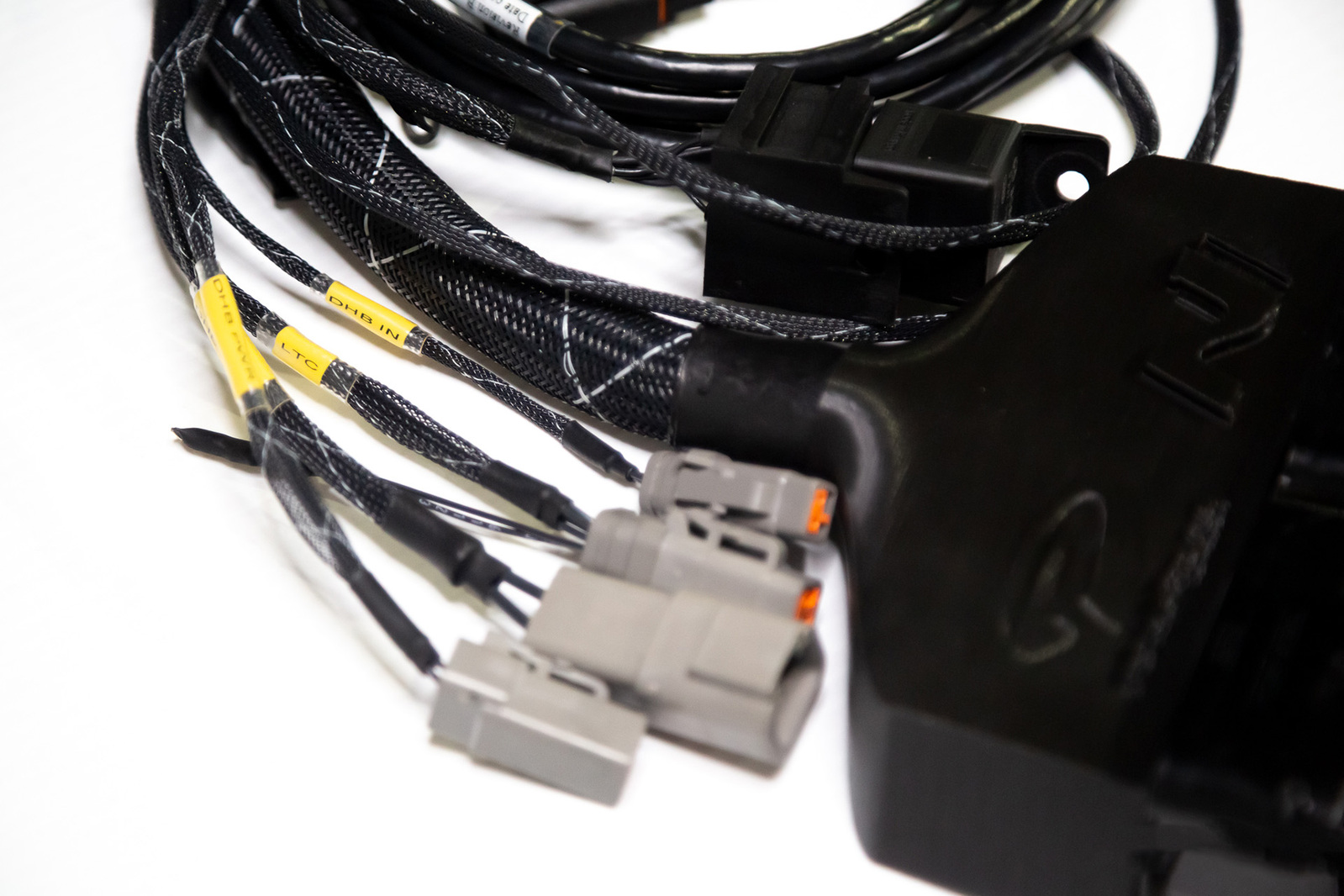 MOTEC M142 PLUGIN ECU KIT FOR HYUNDAI i30N